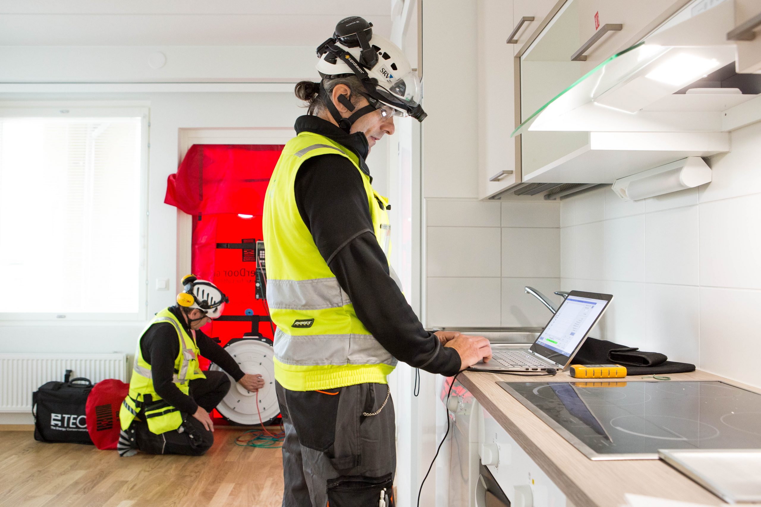 Tiiveysmittaus - pienennä kosteusvaurion riskiä | Vertia